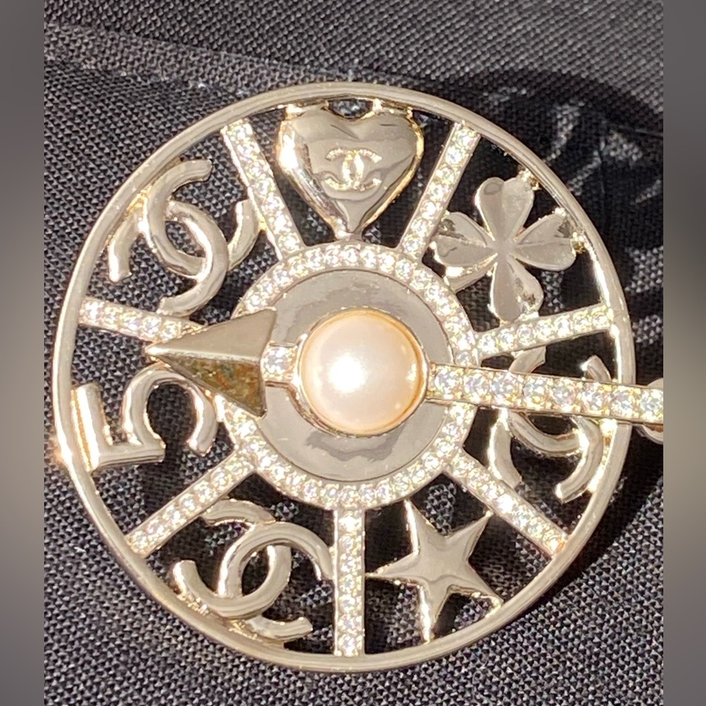 Chanel 22s Gold Cc Logo Arrow Round Wheel Of Fortune … - Gem